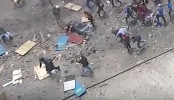 Kidapawan protester brutally mauling Filipino police officer captured ...
