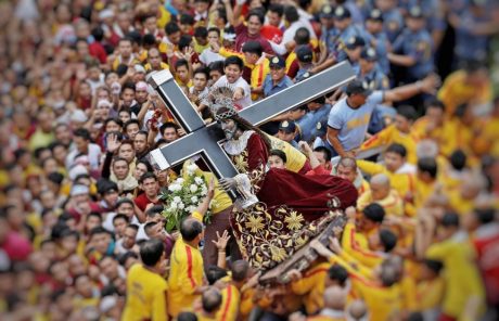 The annual Quiapo Church Black Nazarene fiesta (Traslacion) and ...
